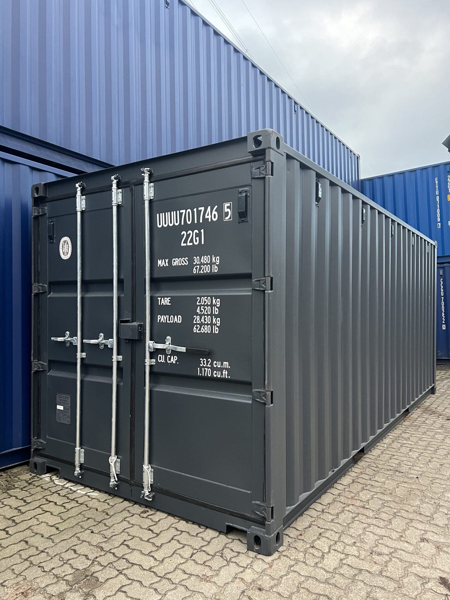 20 Fuß Container - inklusive einer Personentür - Containerbasis.de